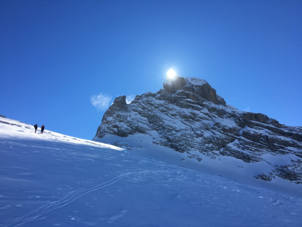 Ski de rando 2 jours au refuge de la Pointe Percée - Bureau des Guides ...